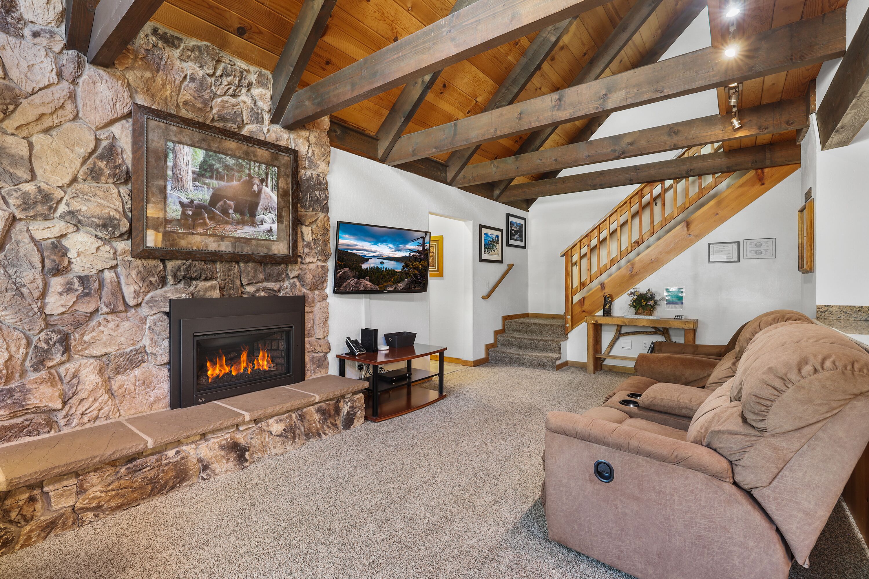 Family Friendly-prestigious Neighborhood-10 Min. To Lake, Quiet Area, Hiking, Ac - South Lake Tahoe, CA