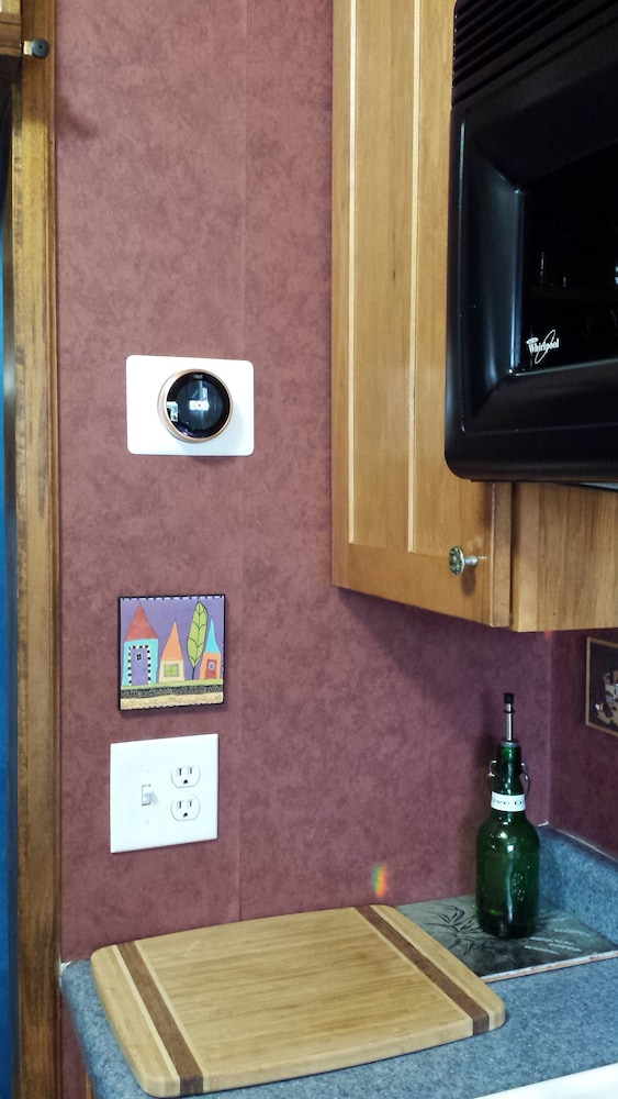 Charming Space Next To Everything, Walk Anywhere! - Ashland, OR