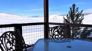 3br/3ba home 4 blcks 2 Granby Rnch base, wifi, xbox, foosball, 2Kng bd ...