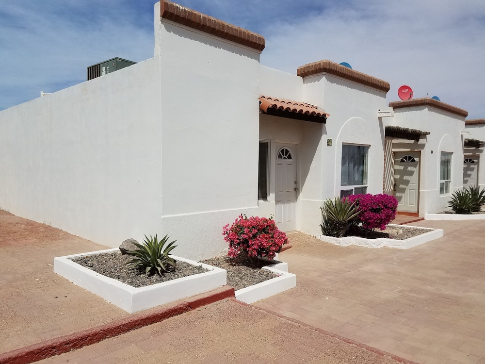 Gated Community 2bd/2ba/wifi/cable/2 Car Garage. Home Sleeps 8 - Sonora