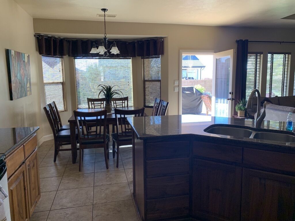Spacious 3000 sq ft Home Parking galore Next to Sand Hollow Reservoir A ...