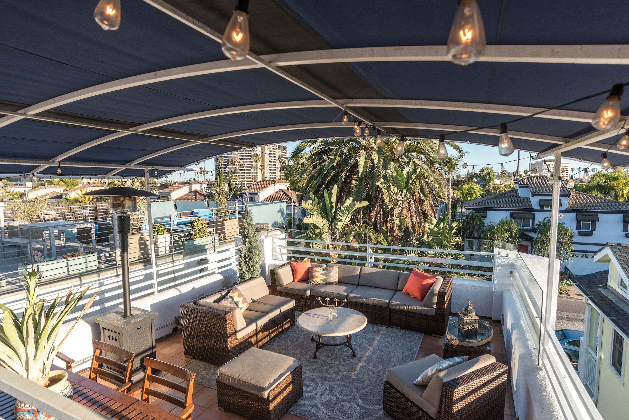 22 Party Houses To Rent For One Night In Los Angeles - | Trip101