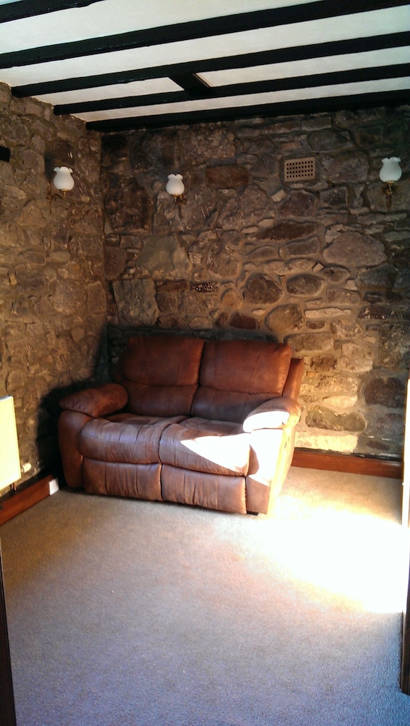 The Wee Hoose: Probably Scotland's Smallest Holiday Home - 卡蘭德