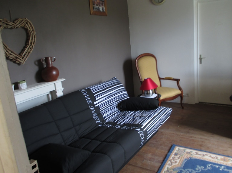 Pretty Breton Cottage Recently Refurbished 2 Bedrooms Central To All Amenities - Brittany