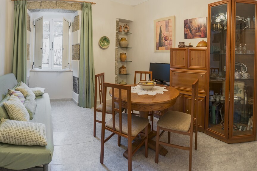 Ferrol: Casa Con Patio Y Pequeño Jardín - Ferrol