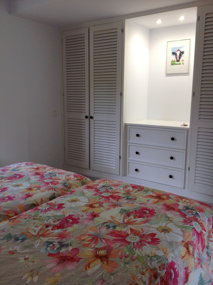 Lovely Andalucian Villa In A Quiet, Green Neighborhood - Estepona