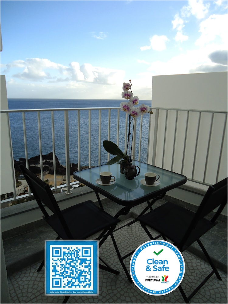 Bord De Mer Appartement Lumineux à Funchal Avec Balcon Et Piscine Privée - Madère