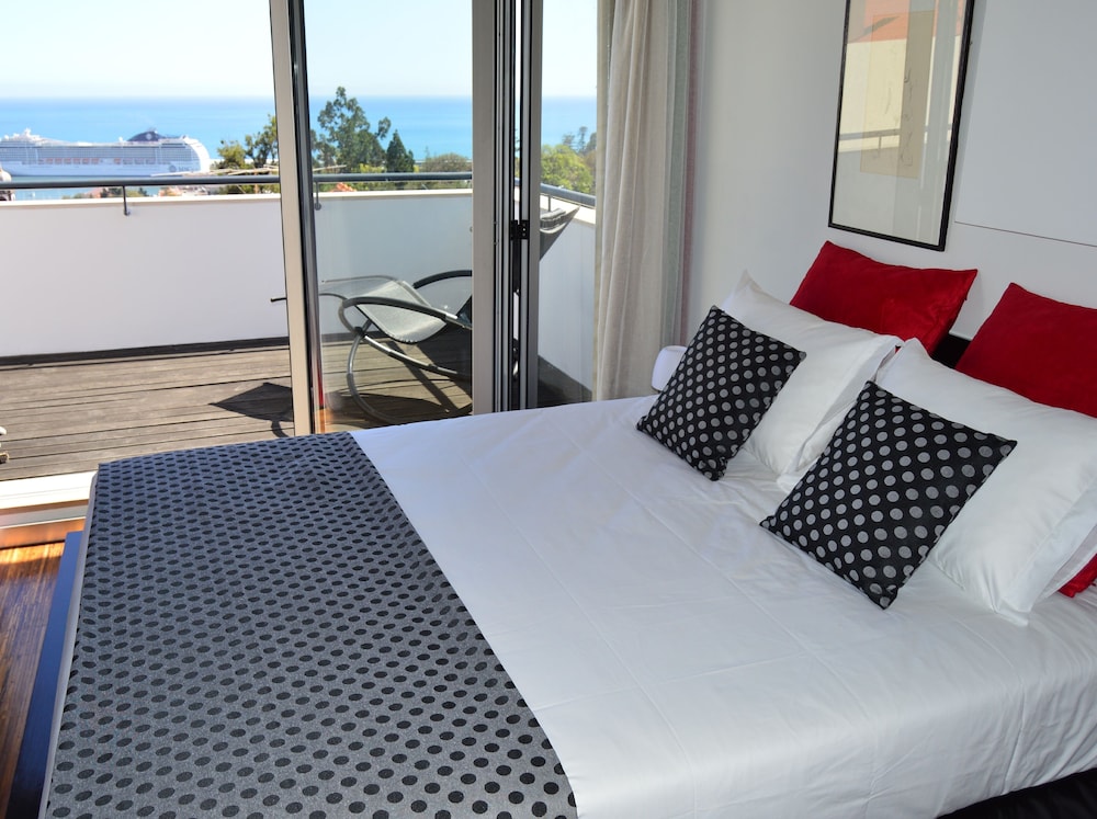 House T2 With Excellent Views, Located In The Historical Center Of Funchal. - Monte