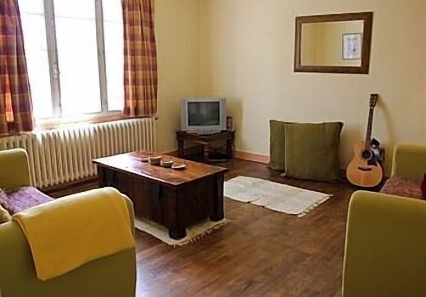 Afgelegen Goed Uitgerust, Ruim Landhuis Met Privézwembad En Omheinde Tuin - Saint-Yrieix-la-Perche