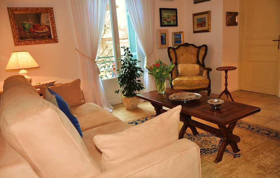 'Elegant French Style Apartment' In The Heart Of Antibes, Close To The Beach - Antibes