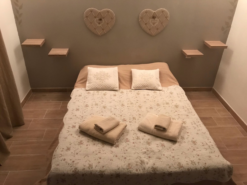 Pretty House In The Village Of Figari, Air Conditioned 5 Minutes From The Beaches Of La Testa - Bonifacio