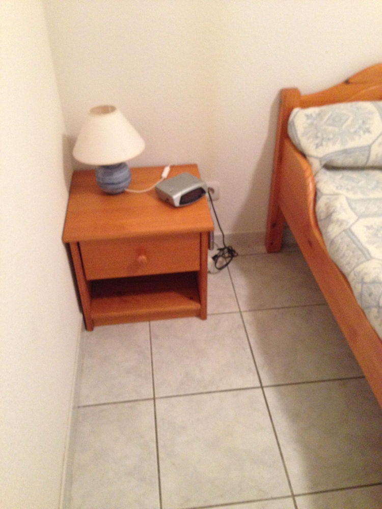 Uitzicht Op Vijver En Huis Gelegen In Een Rustige Omgeving. - Saint-Laurent-de-la-Salanque