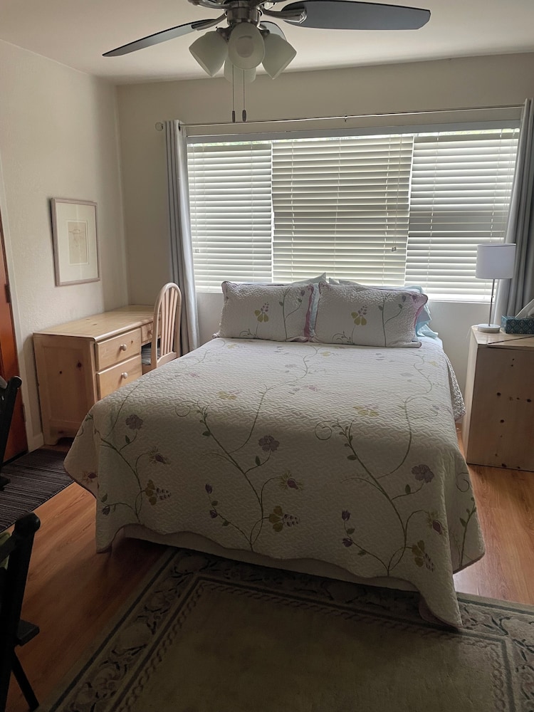 Very Quiet And Peaceful Room With Private Entrance And Private Bath - Encinitas, CA