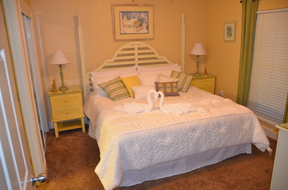 Beach Front 11th Floor, Ocean View, Perfect Location - Panama City Beach, FL