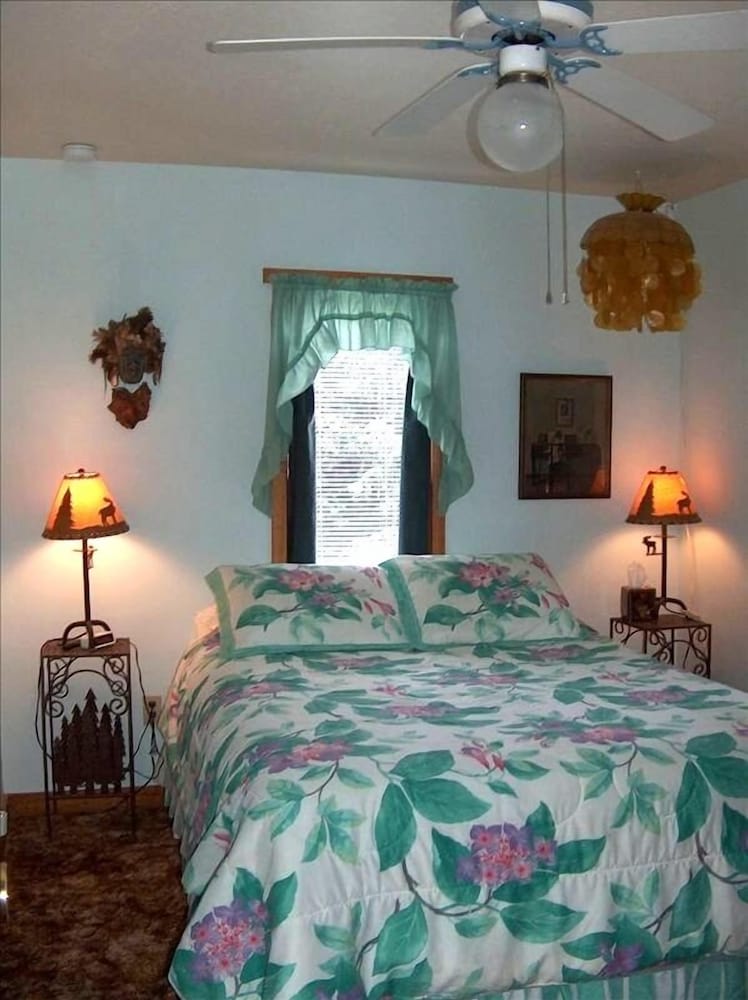 Come Make Yourself At Home At R & R - Homer, AK