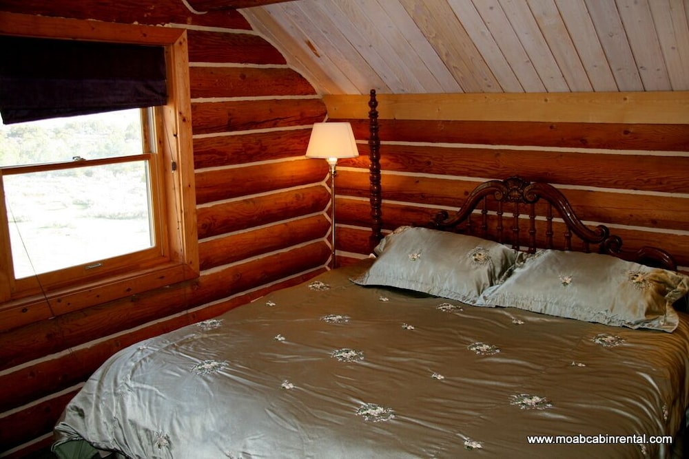 Cabin Overlooks Moab And Appeals To Folks Wanting To Experience Peace & Quiet. - Oowah Lake, UT