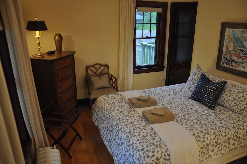 Fantastic Duplex In The Historic District - The Grove, Inver Grove Heights