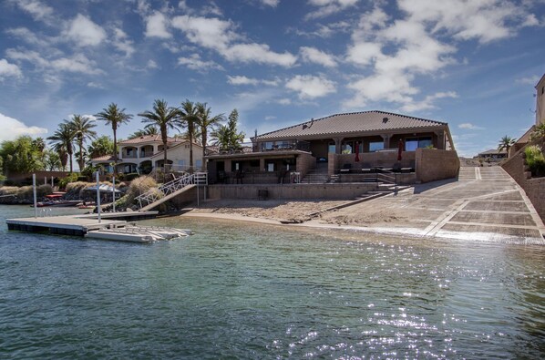 Luxurious Riverfront Home W/ Private Beach & Waterfront Bar/HEATED POOL ...