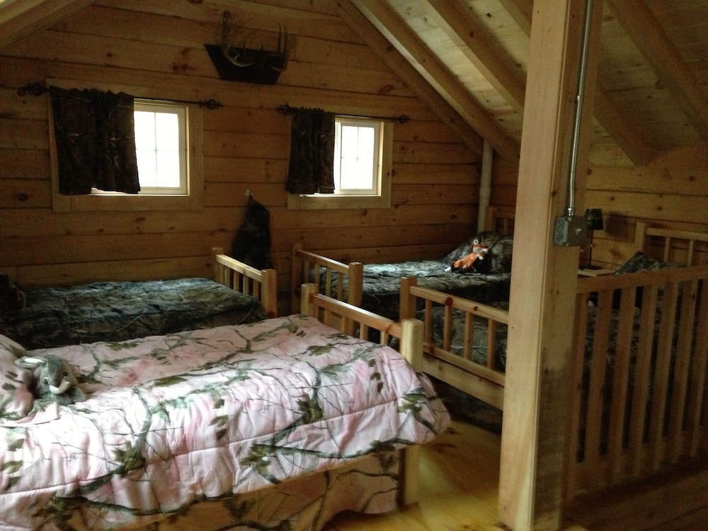 Cozy Authentic Amish Cabin, 5 Acres Of Privacy, 4 Wheel Trail, Snowmobile Trail - Gull Lake, WI