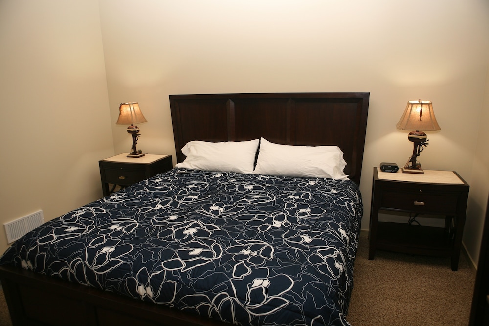 Staterooms 2q, Waterside View, Heated Pool, Near Holland State Park Beach - Holland, MI