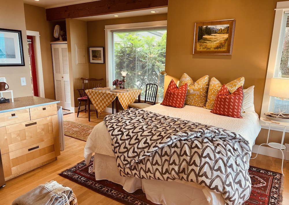Serene Getaway Close To The Beach With Garden For Couples Or Solo Adventurers - Port Townsend, WA
