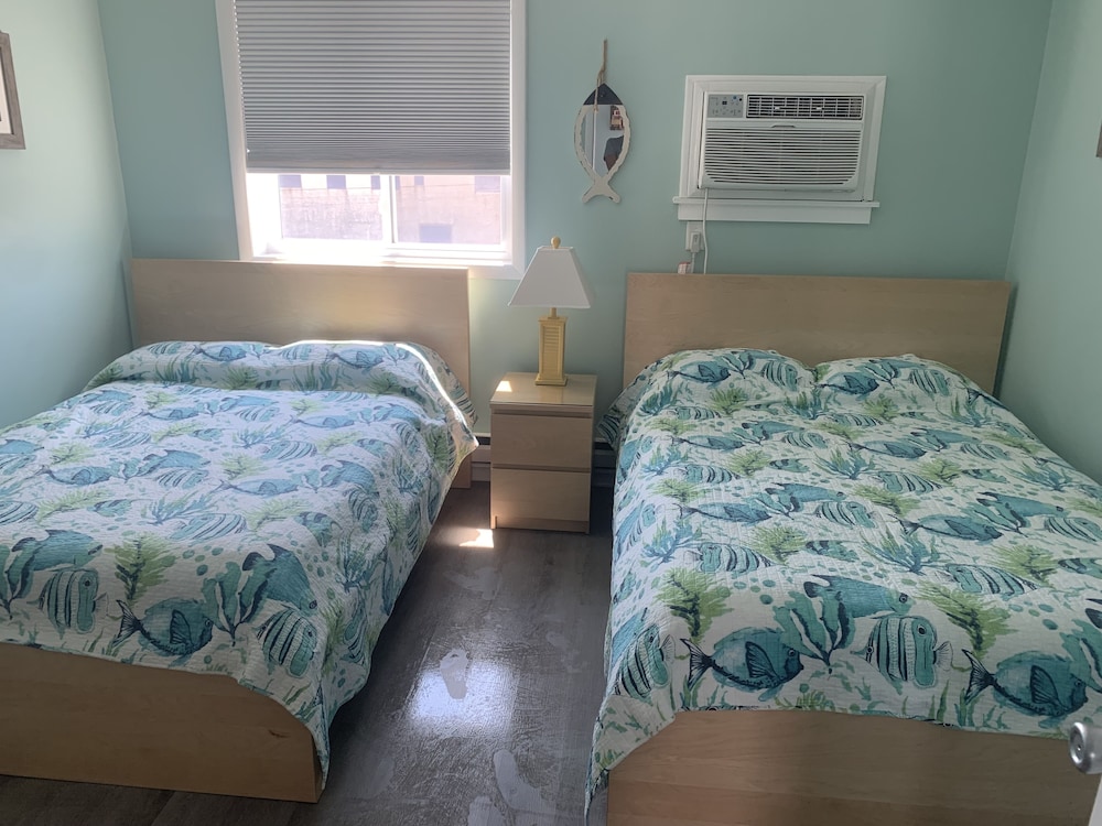 Condo With Private Pool, Just Steps Away From The Beach And Boardwalk - Stone Harbor, NJ