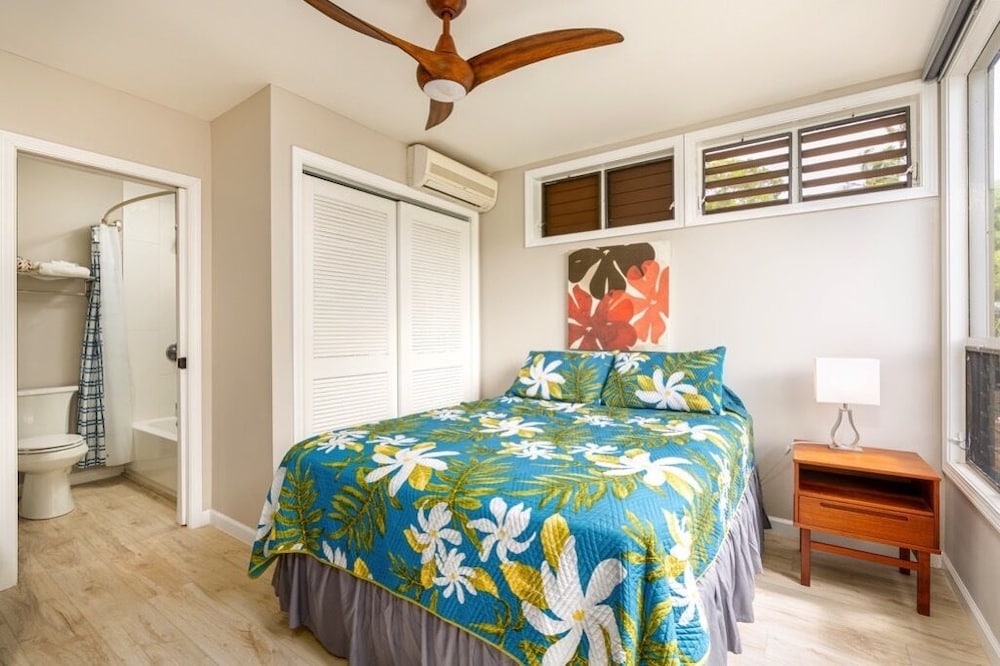 Private Ocean Front Cottage Over Looking Beautiful Kalapaki Bay - Lihue, HI