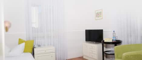 Cofre no quarto, secretária, quartos insonorizados