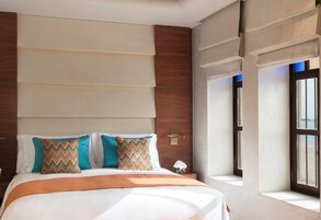 Minibar, cofre no quarto, cortinas/cortinados opacos 