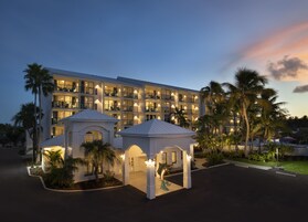 Fachada do alojamento (tarde/noite)