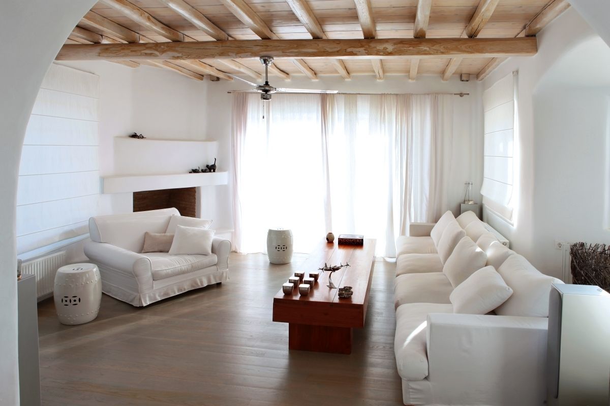 Villa, vista para o mar | Sala de estar | Smart TV, lareira 