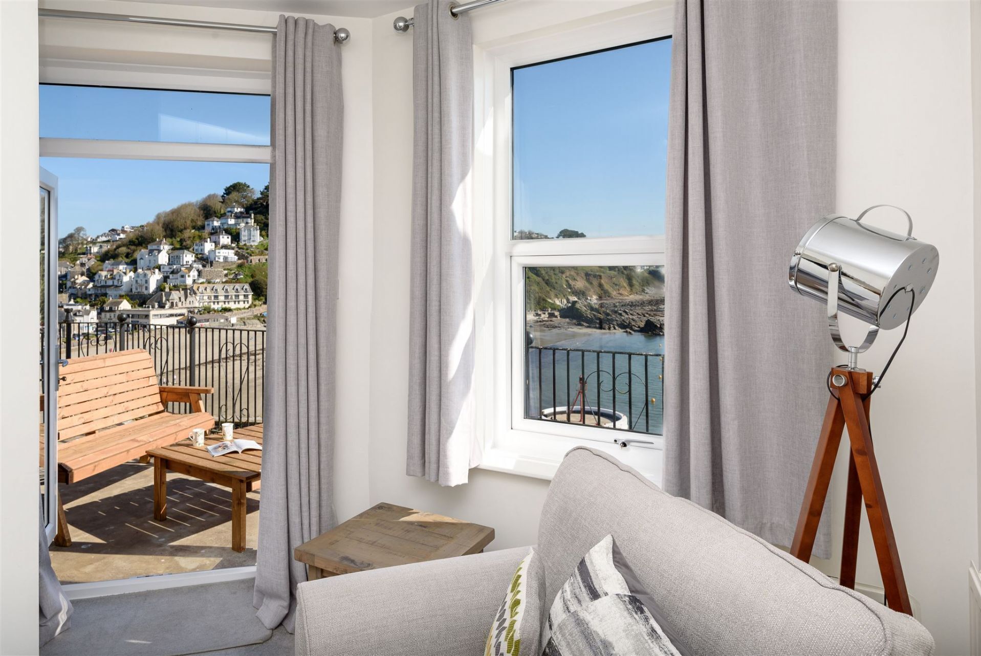 Superb Sea Front Apartment With Parking, Garden And Wifi. - Looe