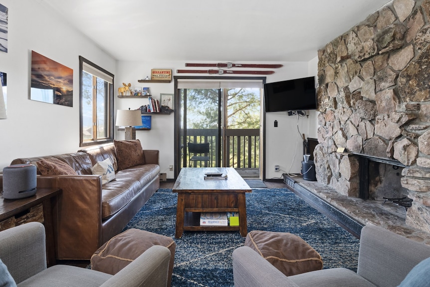 Outpost: Sleeping Indian E8 - Hot Tub Access! - Wyoming