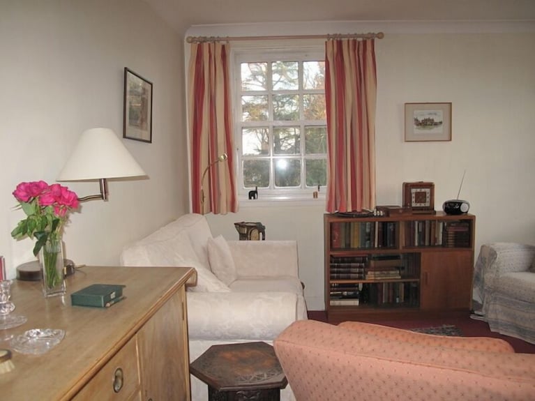 A Light & Spacious Flat, Overlooking Ruins Of Kelso Abbey, Close To Town Centre. - 凱爾索