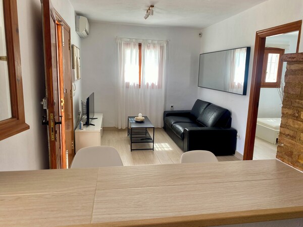 Villa Maria: Relax, 3 Km  Bossa Beach, Spacious Rooms, Wifi, Pool - Ibiza