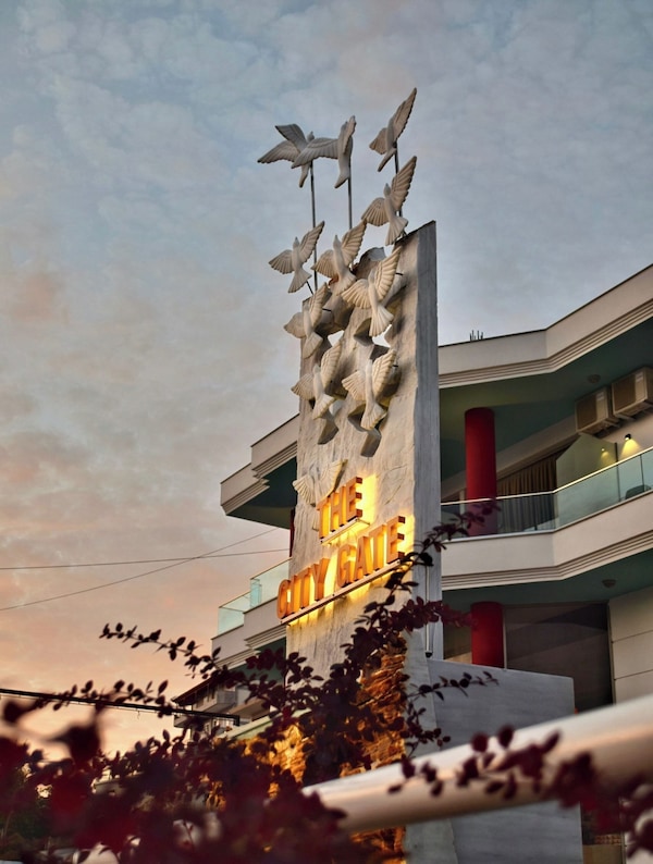 The City Gate Hotel - Sarandë