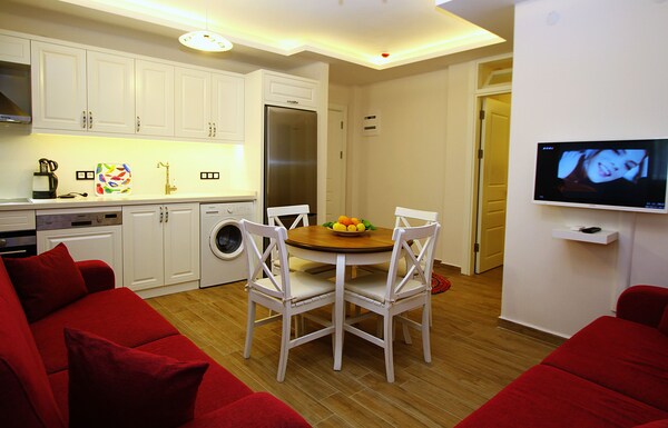 Cesme Kale Tas Apart - Çeşme