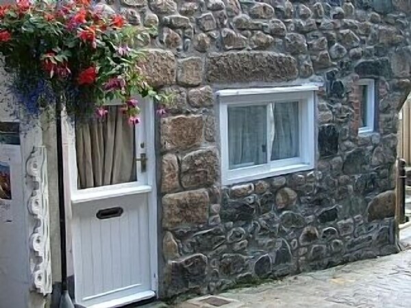 17th Century Cottage In St Ives, Cornwall. Sleeps 2 With Parking! - 세인트아이브스