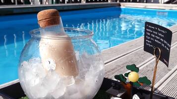 Piscina exterior sazonal