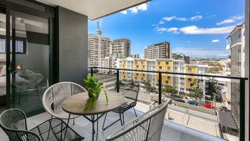 Apartamento Superior, 2 camas queen-size (504) | Varanda