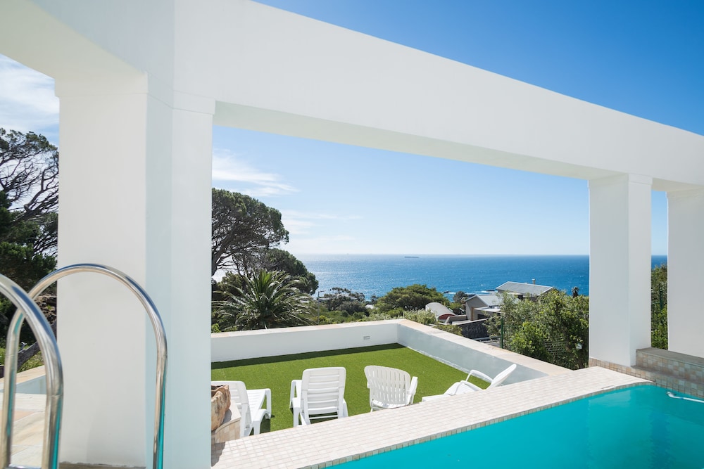 Funkey Villas - Camps Bay