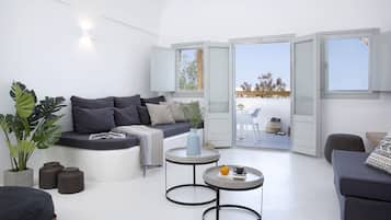 Suíte estúdio júnior, banheira de imersão | Frigobar, cofres nos quartos, ferros/tábuas de passar roupa