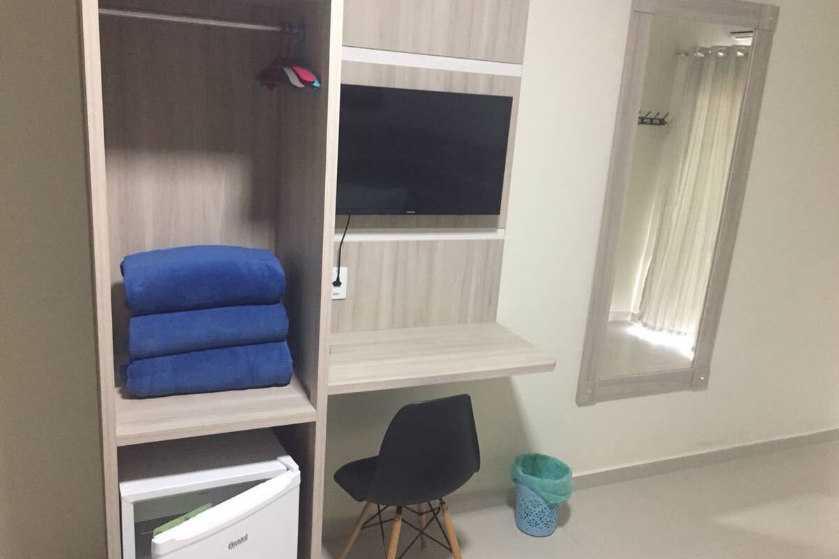 Apartamento clássico, várias camas, para não fumantes | Comodidades do quarto