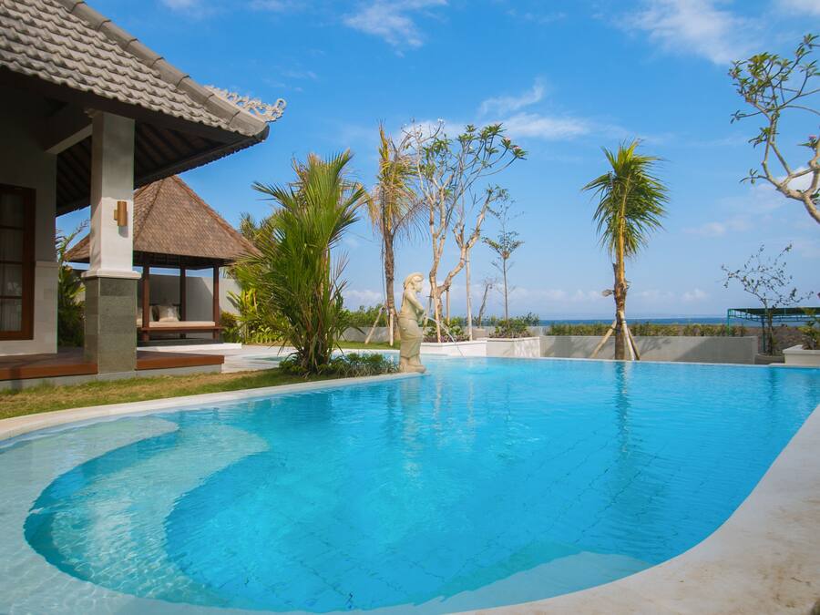 2 piscinas exteriores