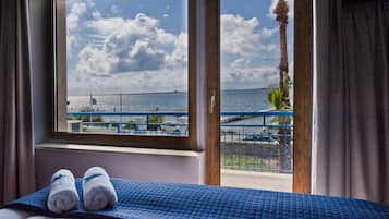 Quarto, casa de banho privativa, vista para o mar | Vista do quarto