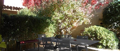 Quarto Duplo Familiar (Framboise) | Vista do quarto