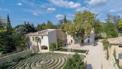 1784 Domaine de Lourmarin