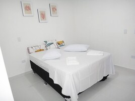 Frigobar, Wi-Fi de cortesia, roupa de cama