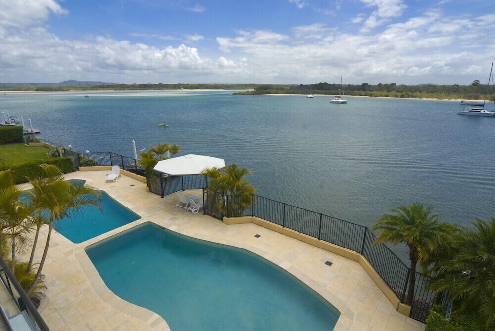 コモドーレ - ノーサ・シャイア