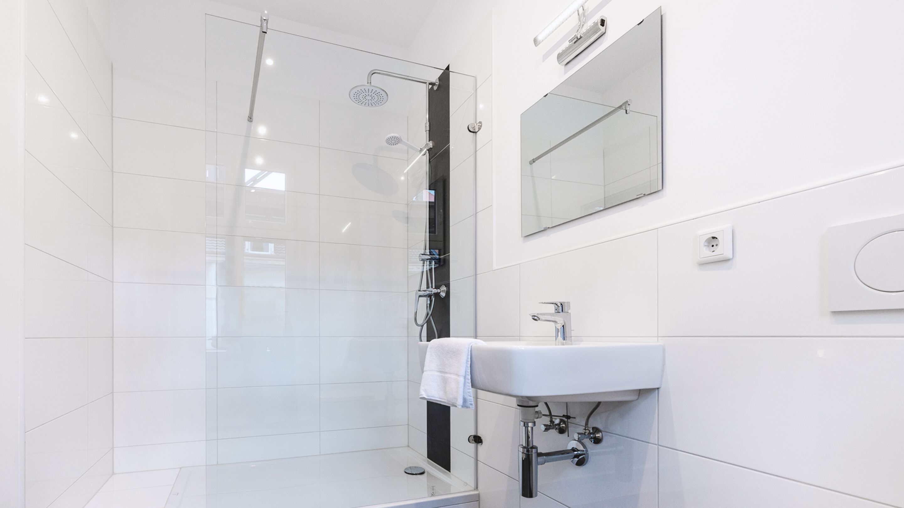 Quarto casal conforto, banheiro privativo | Banheiro | Chuveiro, toalhas de banho